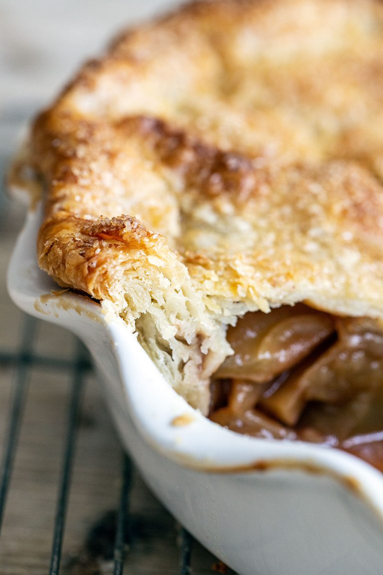 Thanksgiving Apple Pie - Handle the Heat