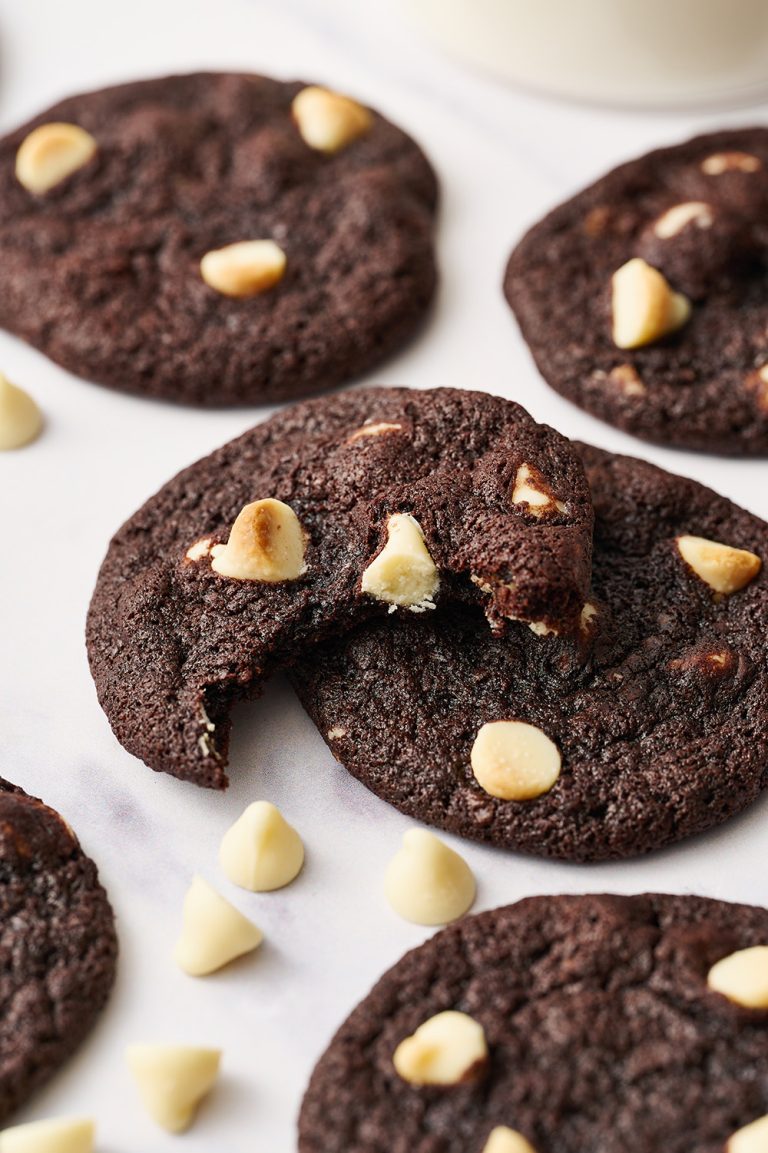 Black & White Chippers - Handle the Heat