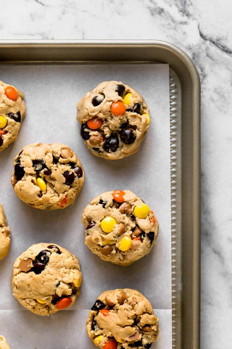 Giant Reese's Pieces Chocolate Chip Cookies - Handle the Heat