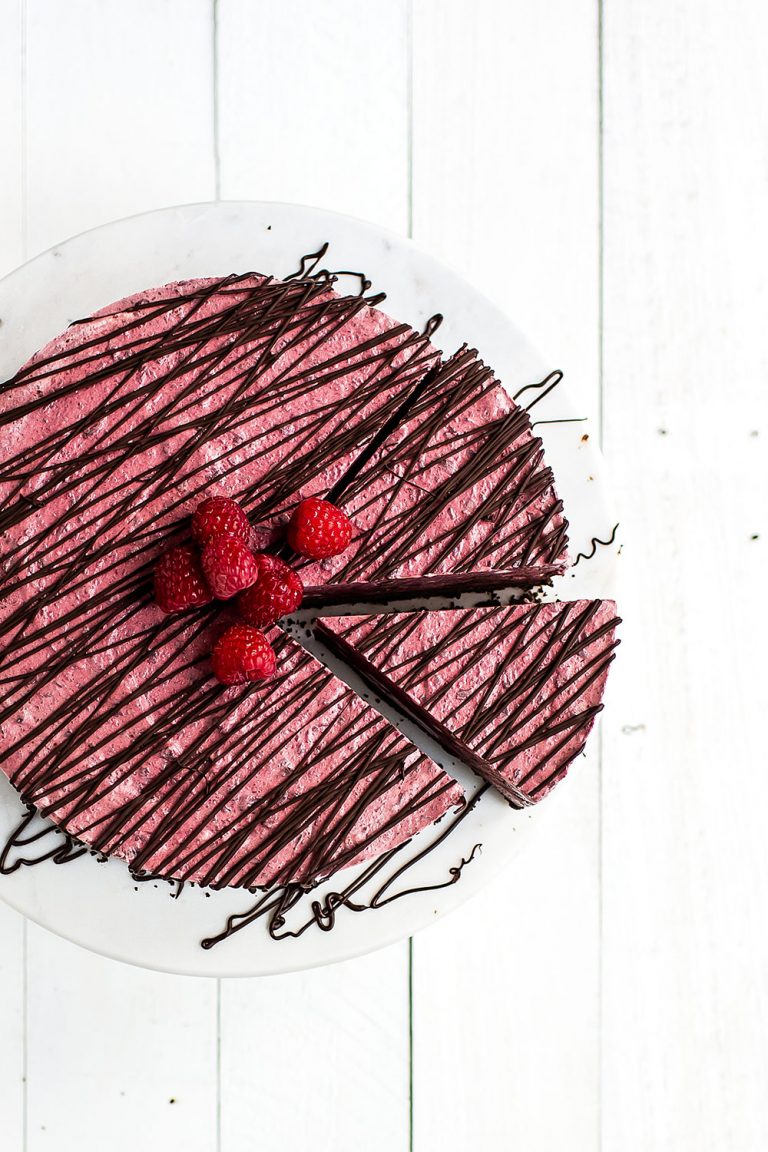 No Bake Frozen Chocolate Raspberry Pie