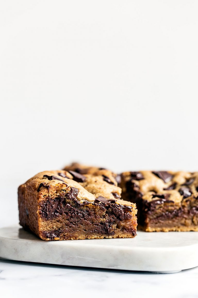 Peanut Butter Chocolate Chunk Bars - Handle the Heat