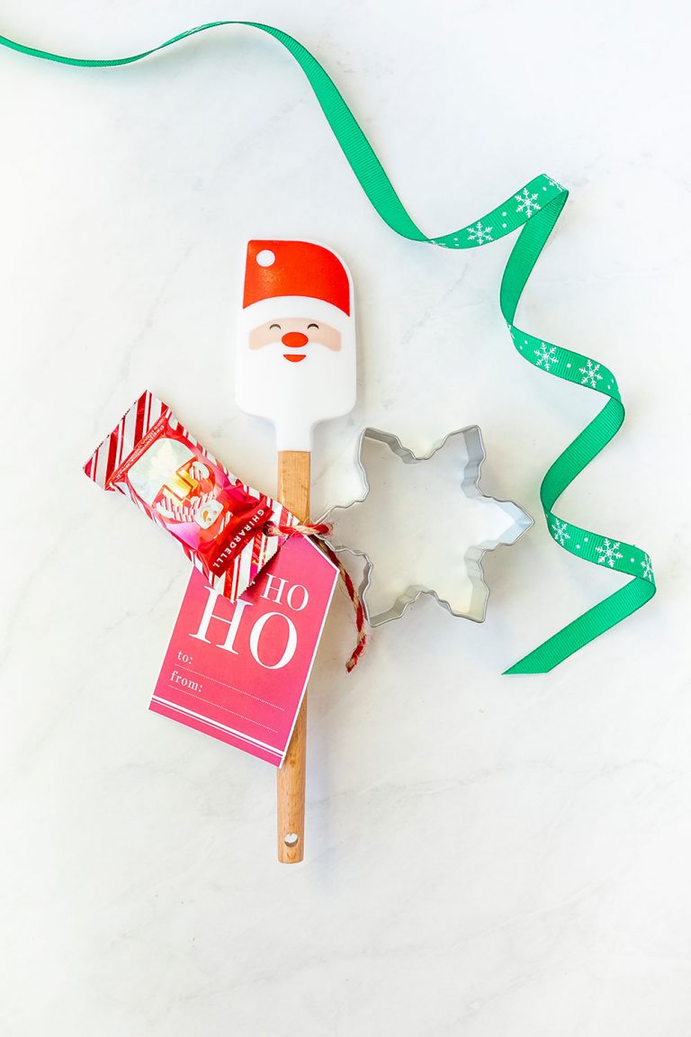 Easy Christmas Party Favors Handle The Heat easy-christmas-party-favors-handle-the-heat