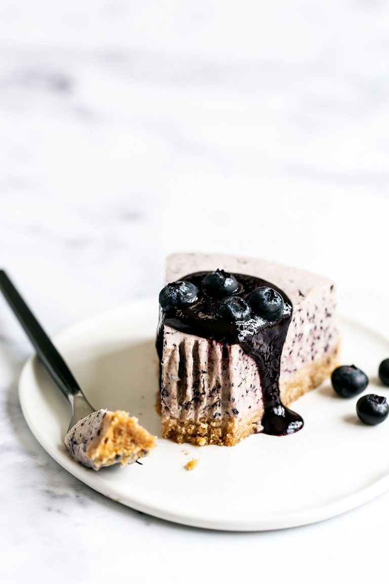No Bake Frozen Blueberry Pie - Handle the Heat