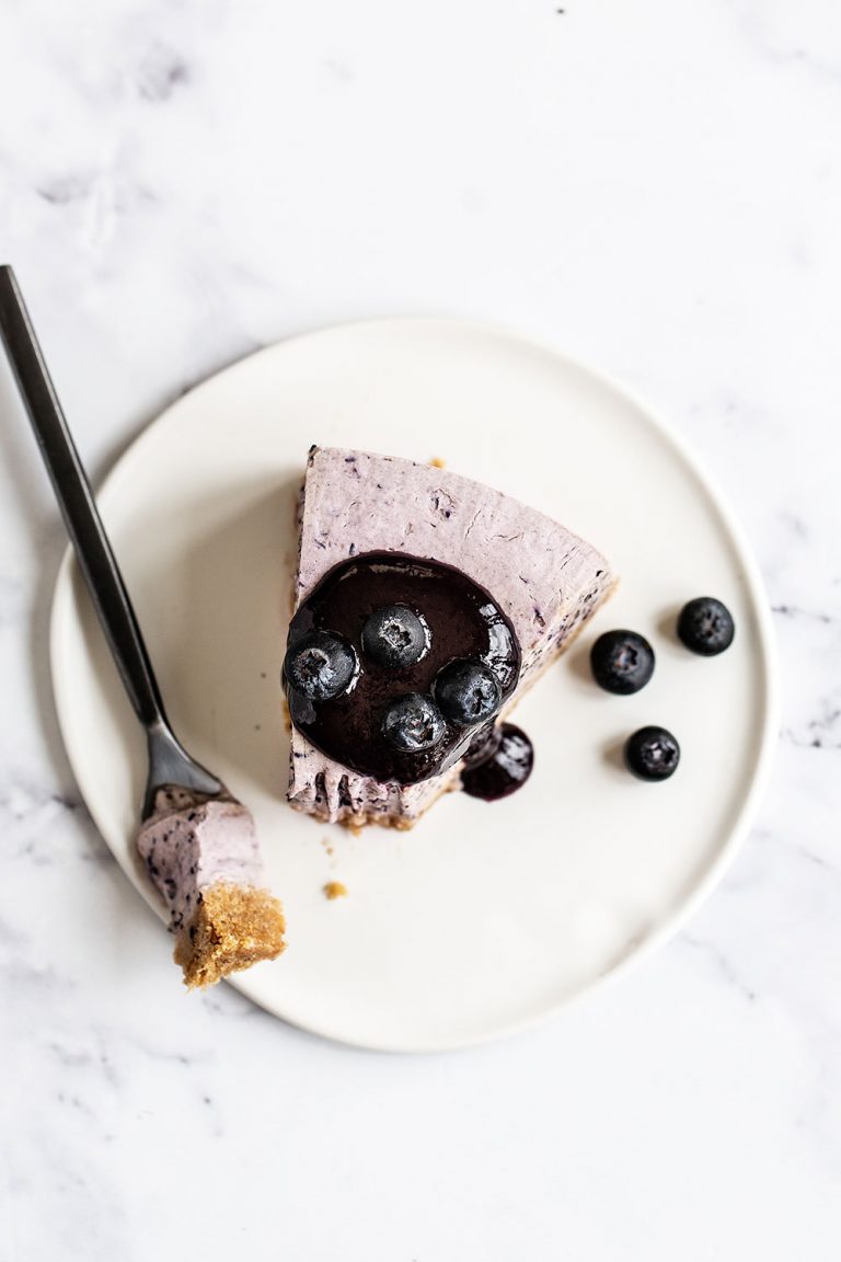 No Bake Frozen Blueberry Pie - Handle the Heat