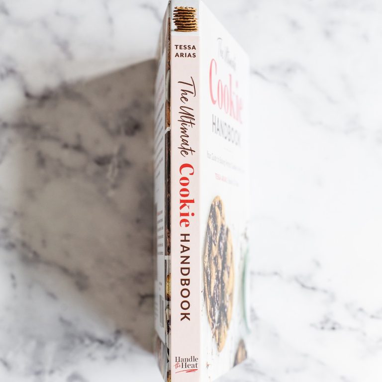The Ultimate Cookie Handbook - Handle the Heat