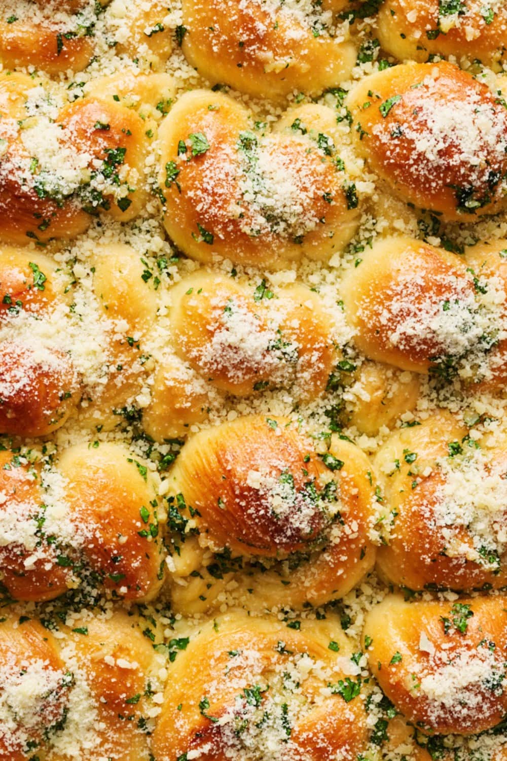 Garlic Knot Rolls - Handle the Heat
